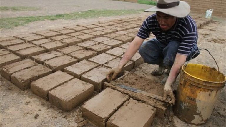 Bioconstrucción: Definición, Técnicas y Ejemplos de Construcción Natural