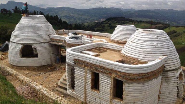 SUPERADOBE: La técnica de construcción natural más popular